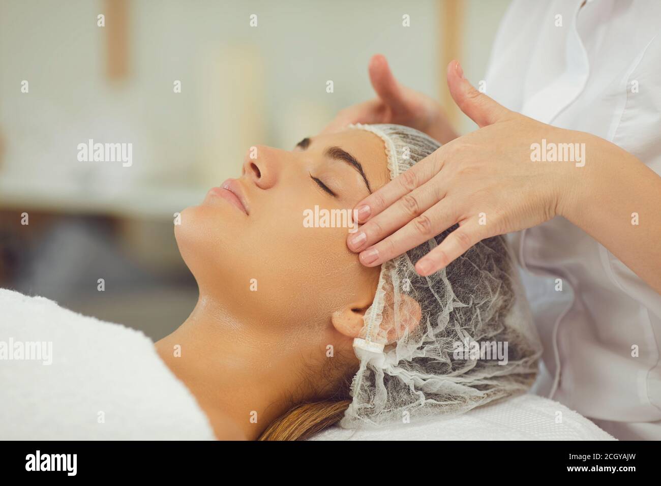 Lifting hands hi-res stock photography and images - Alamy