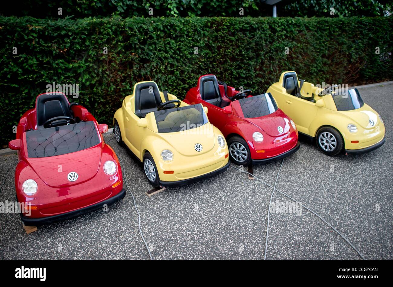 Children in electric cars hi-res stock photography and images - Alamy