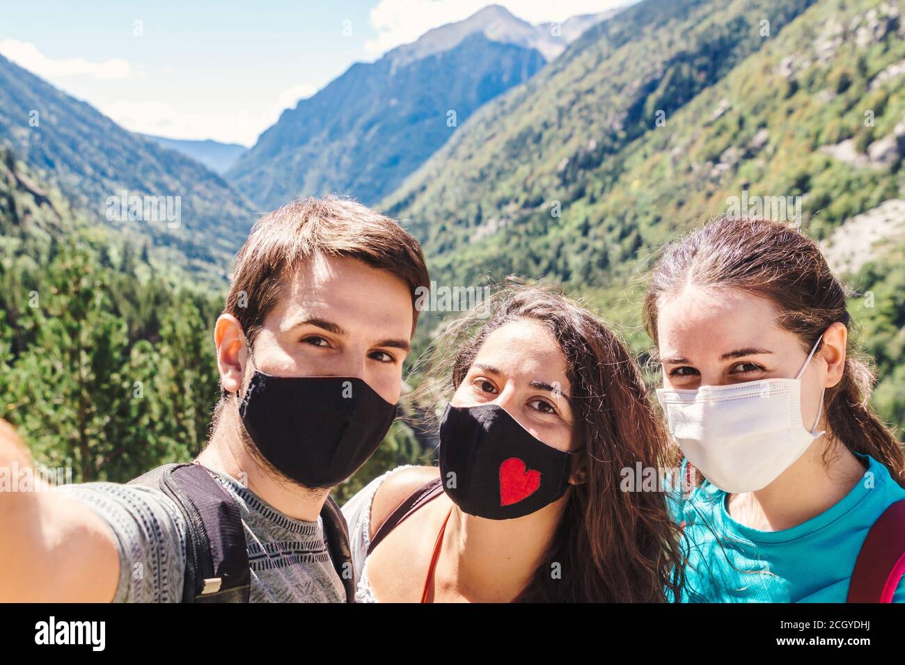 Group selfie hi-res stock photography and images - Alamy