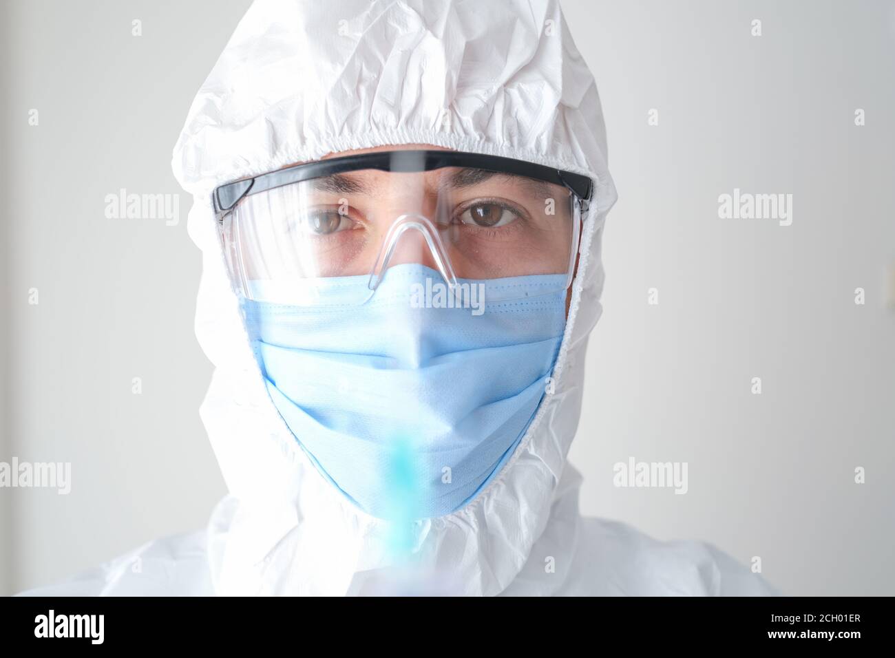 Doctor professional suit hi-res stock photography and images - Alamy