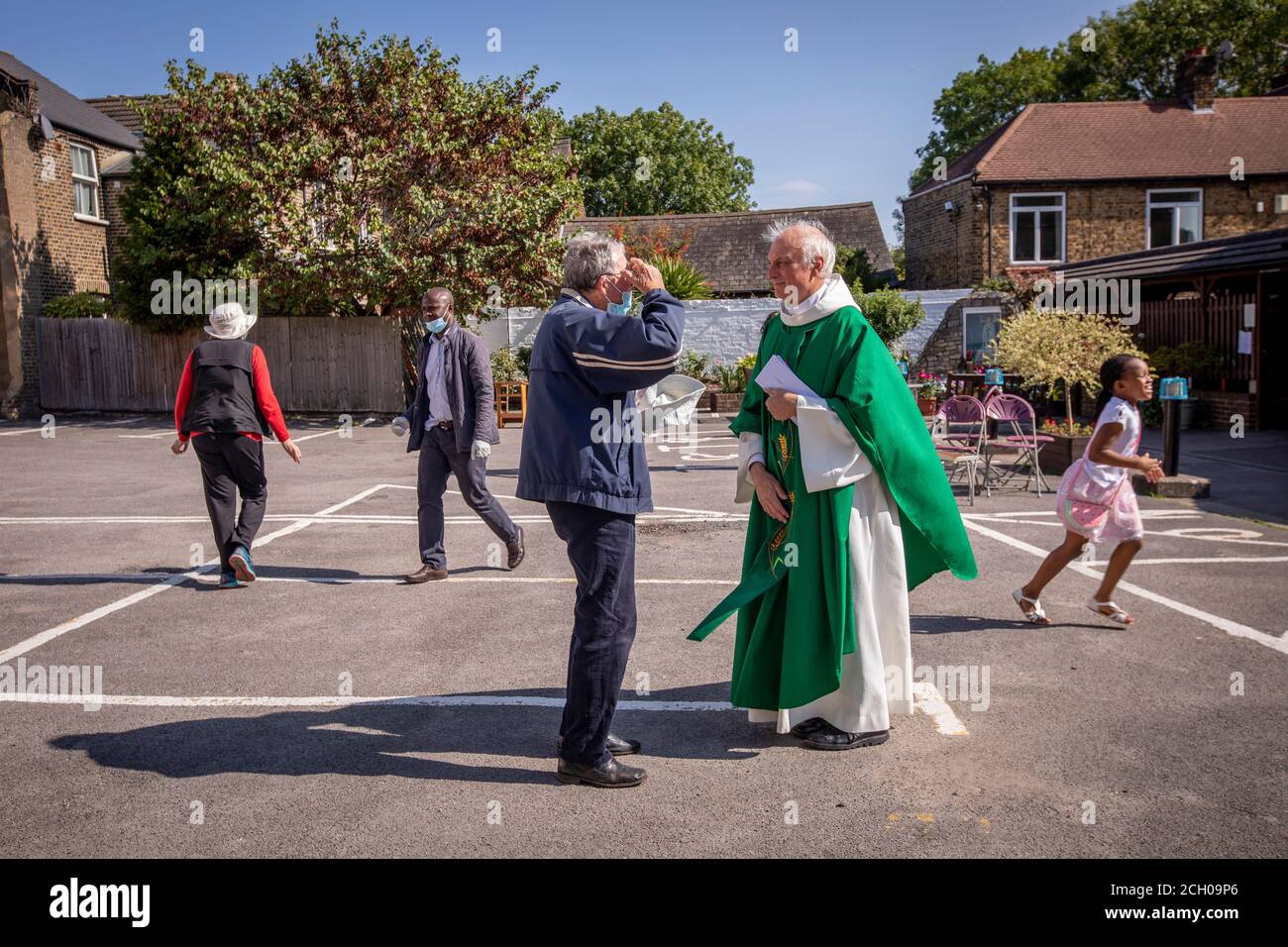 Father anthony cassidy hi-res stock photography and images - Alamy