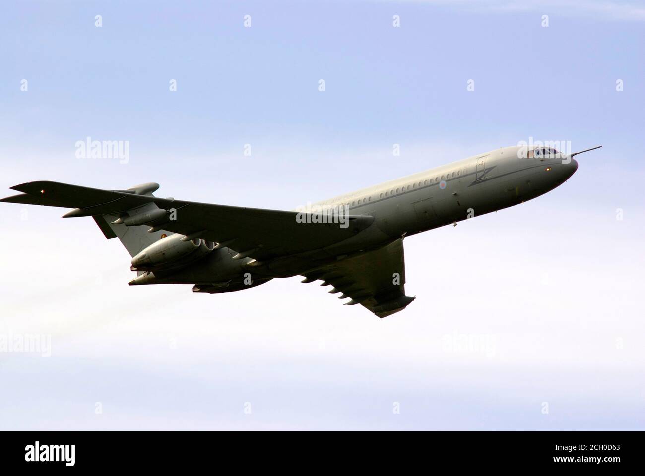 Raf vickers vc10 tanker aircraft hi-res stock photography and images ...