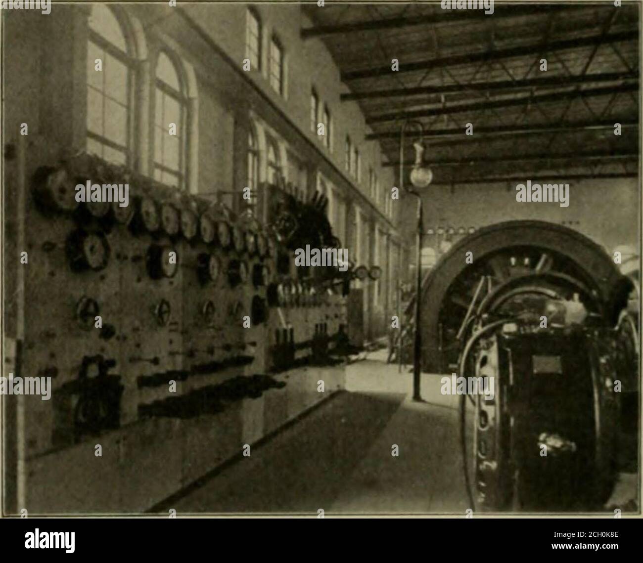 Mens toilet machine hi-res stock photography and images - Alamy