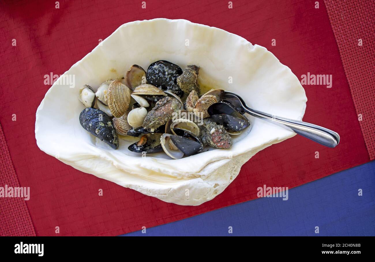 Shellfish gourmet hi-res stock photography and images - Alamy