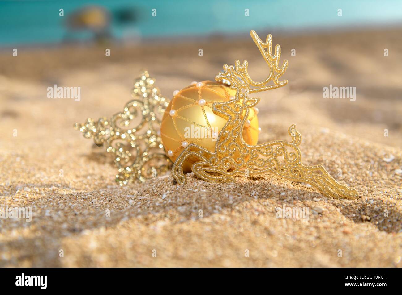 Merry Christmas and Happy New Year background, Christmas gold ...