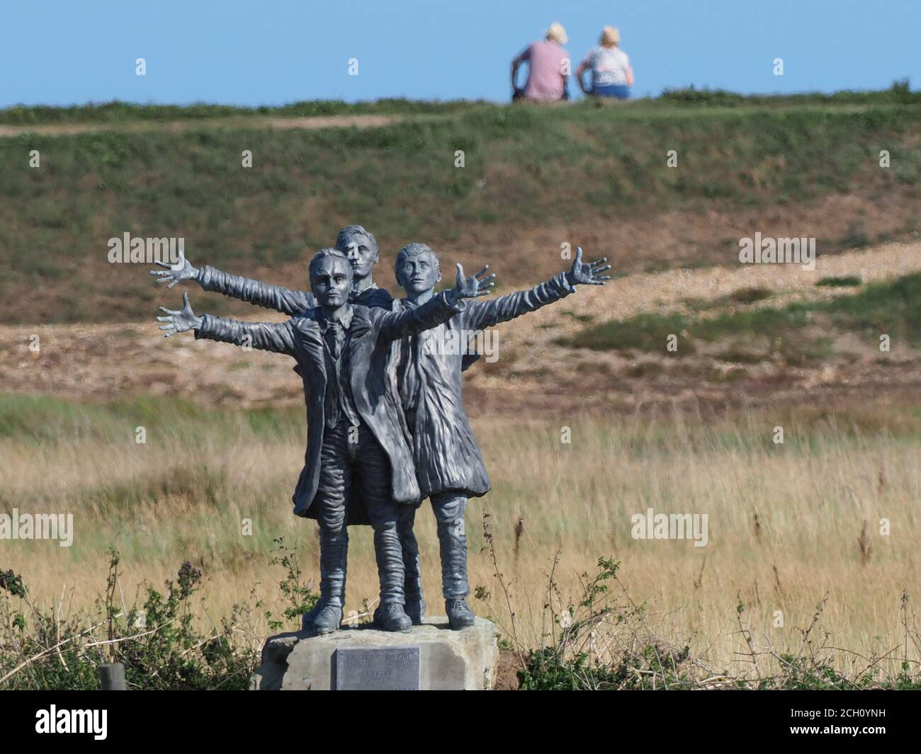 Short brothers statue hi-res stock photography and images - Alamy
