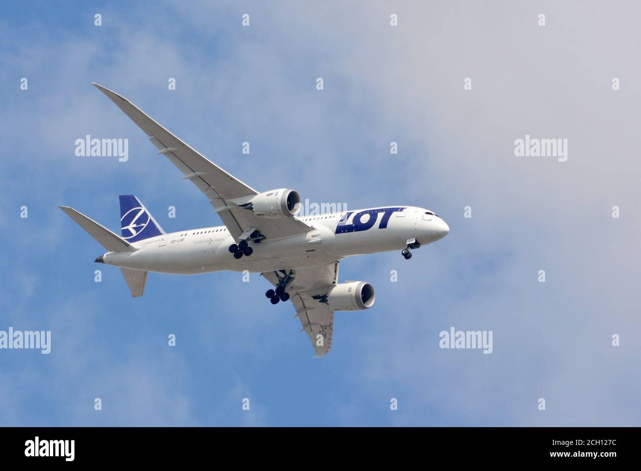 Boeing 787 800 hi-res stock photography and images - Alamy