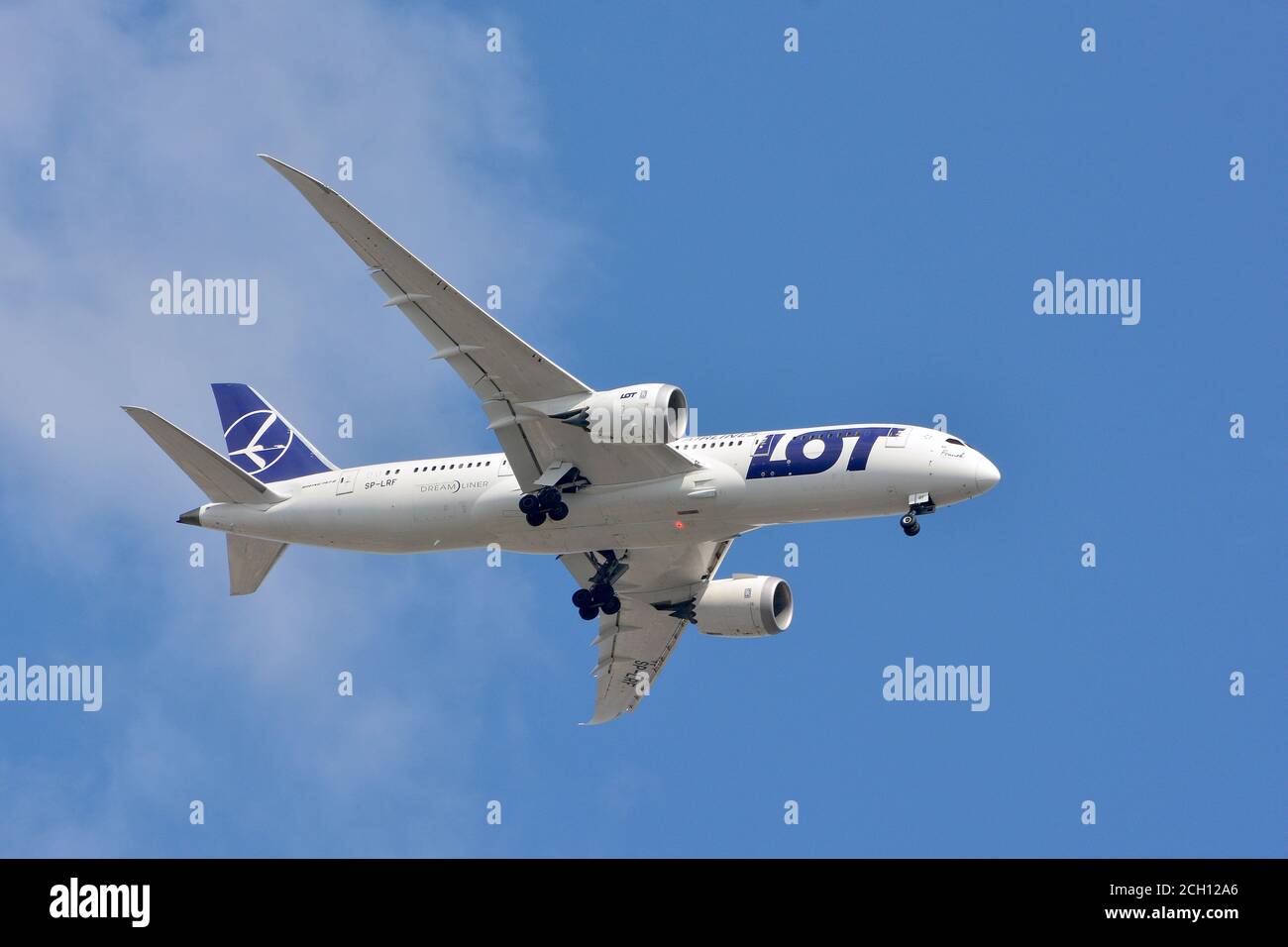 Boeing 787 800 hi-res stock photography and images - Alamy