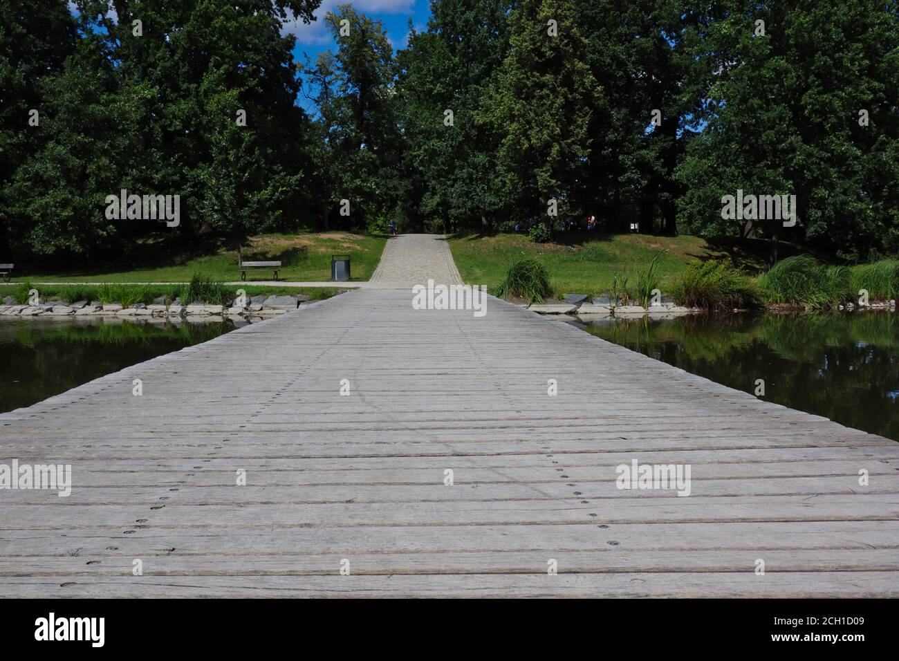 Plank wood pathway hi-res stock photography and images - Alamy