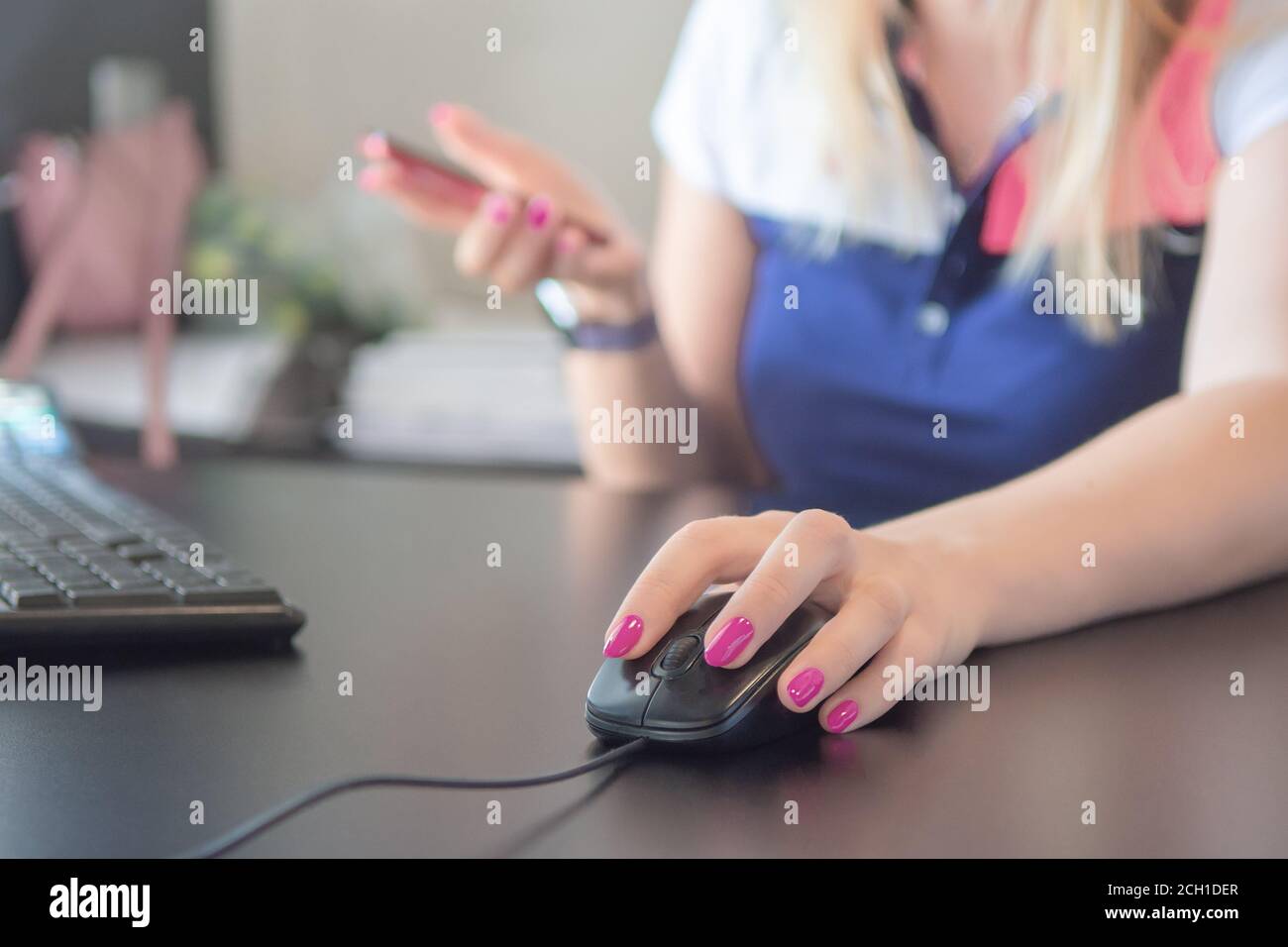 Closeup hand mouse hi-res stock photography and images - Alamy