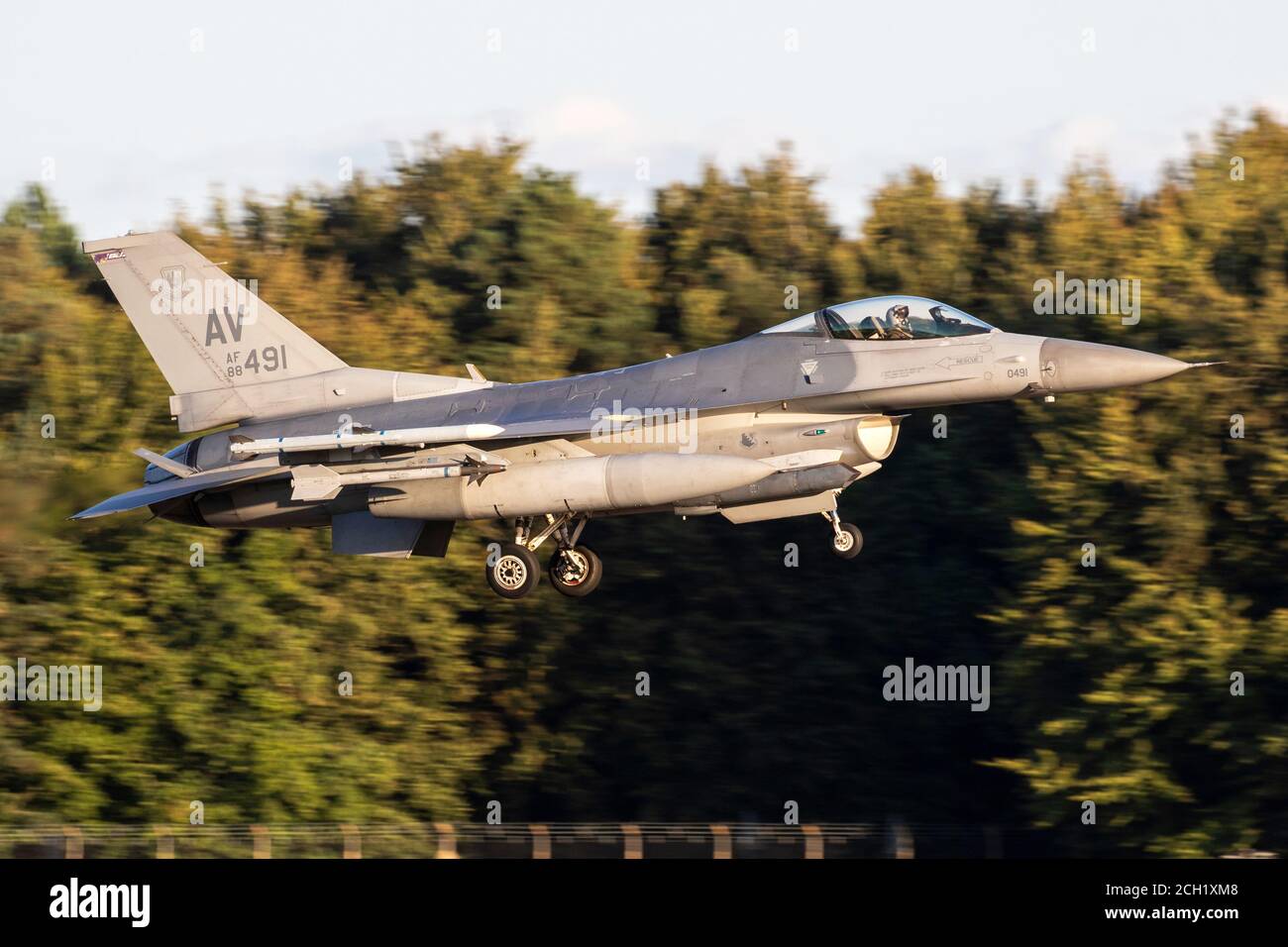 F-16CM Fighting Falcon Stock Photo - Alamy
