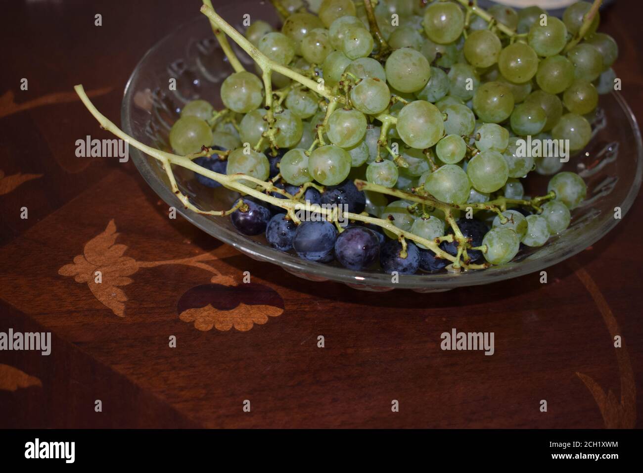 Weisse traubem hi-res stock photography and images - Alamy