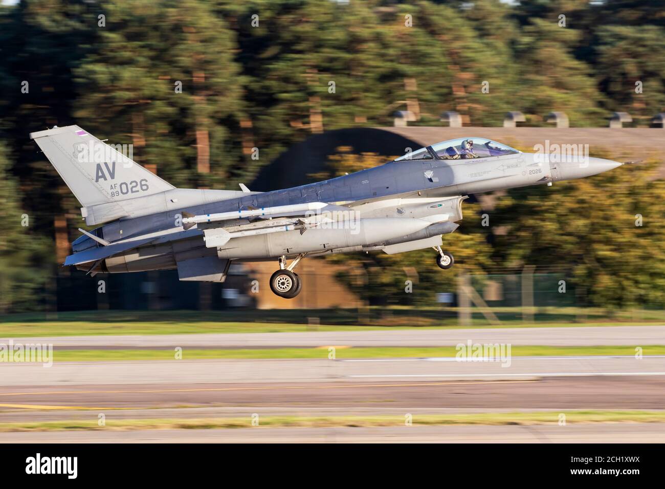 F-16CM Fighting Falcon Stock Photo - Alamy