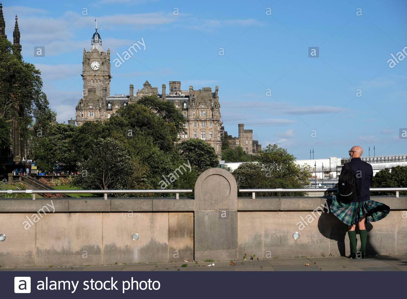 Edinburgh, Scotland, UK. 13th Sep 2020. Gusty wind and clear blue skies ...