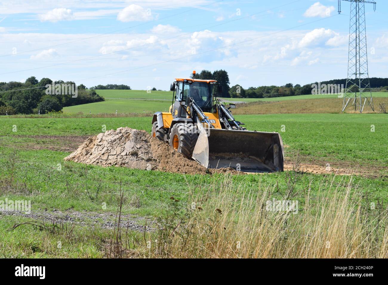 Tractor front end loader farm hi-res stock photography and images - Alamy