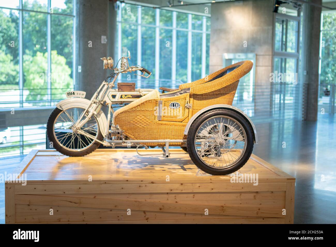 Wicker sidecar hi-res stock photography and images - Alamy