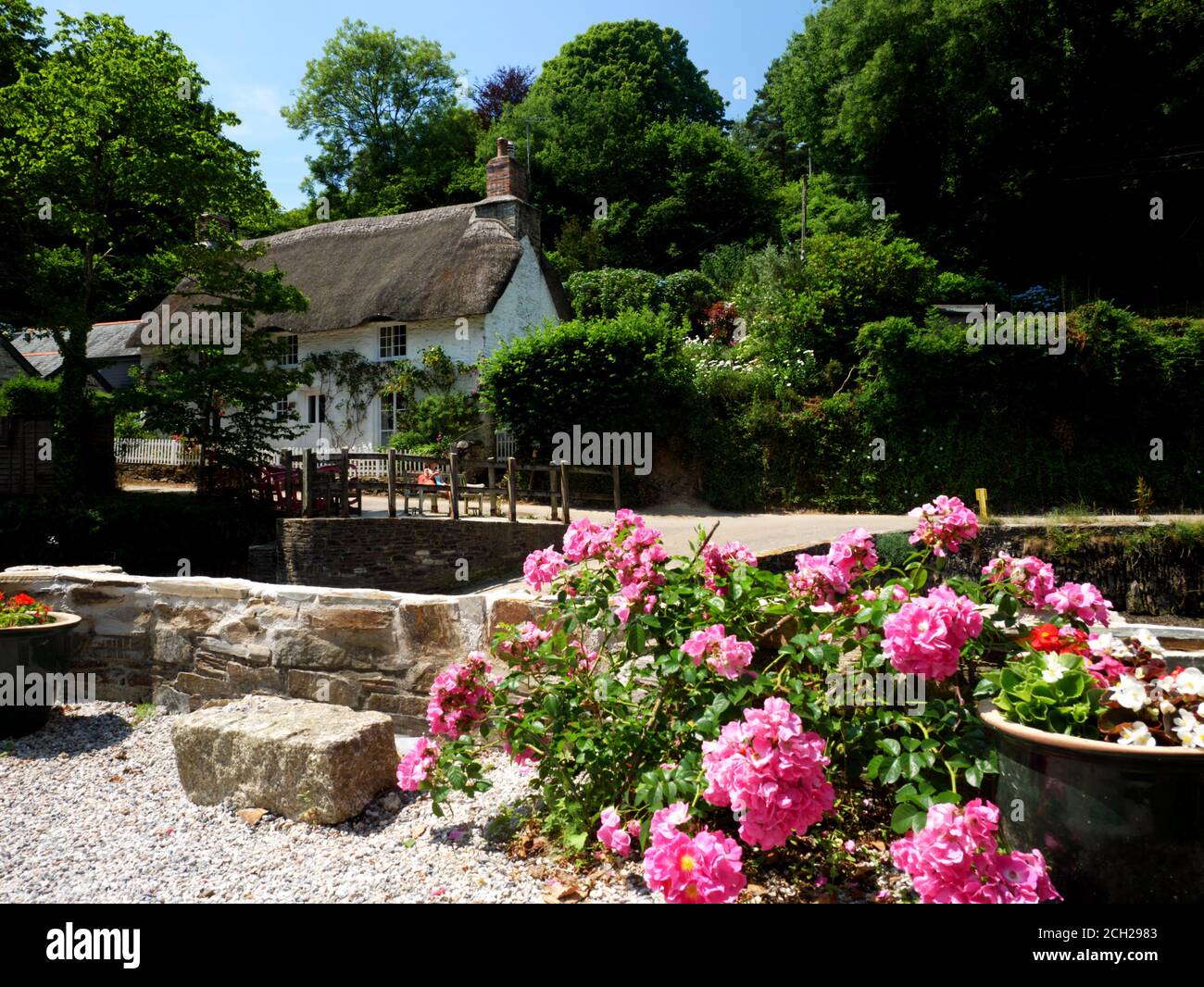 Helford village cornwall hi-res stock photography and images - Alamy