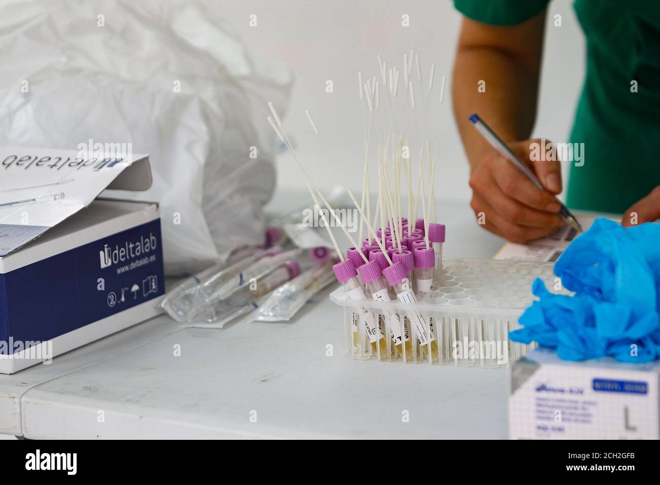 Pcr test hi-res stock photography and images - Alamy