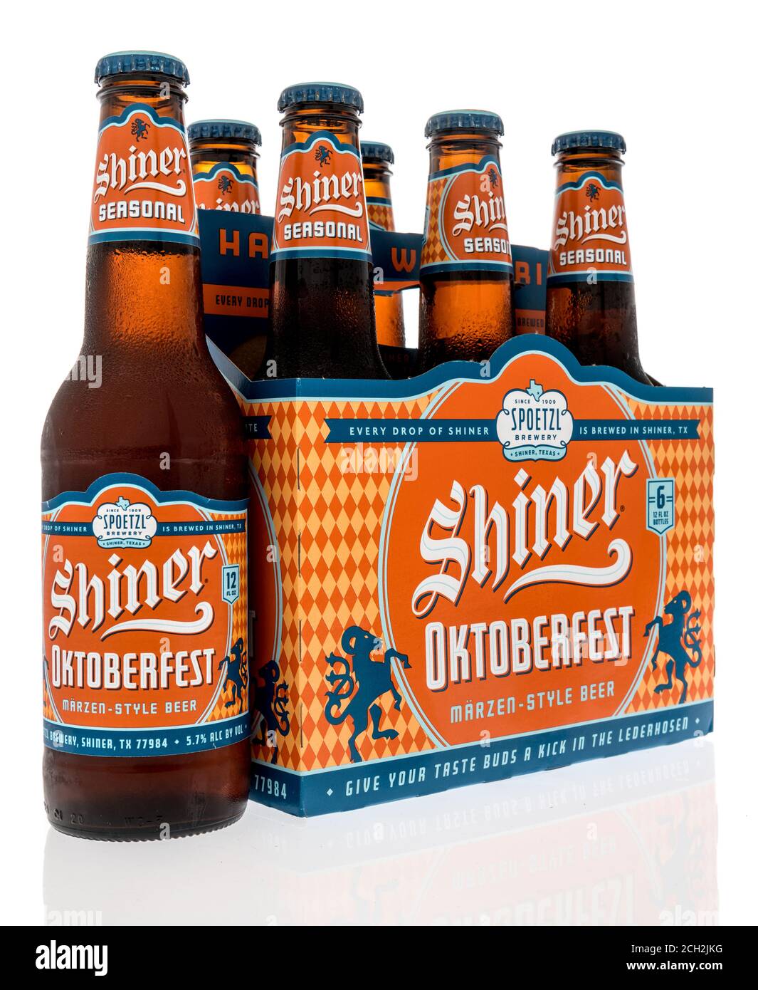 Winneconne , WI - 12 September 2020: A six pack of Shiner Oktoberfest ...