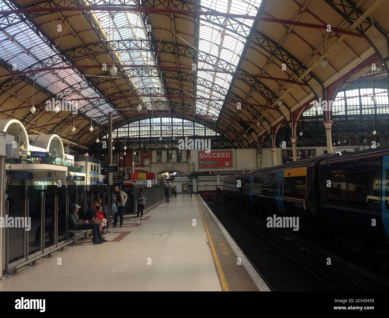Victoria train station london old hi-res stock photography and images ...