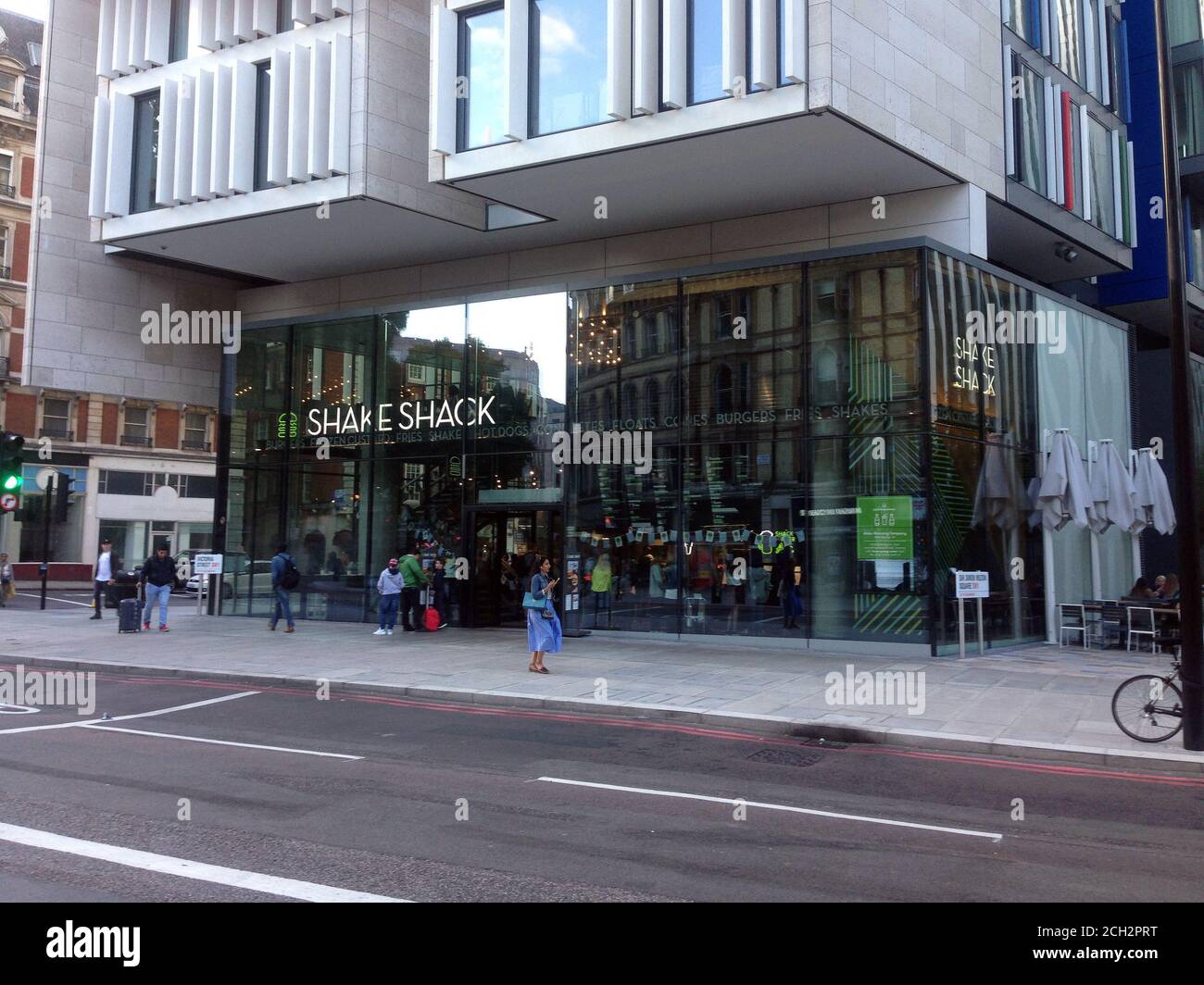 Shake shack london hi-res stock photography and images - Alamy