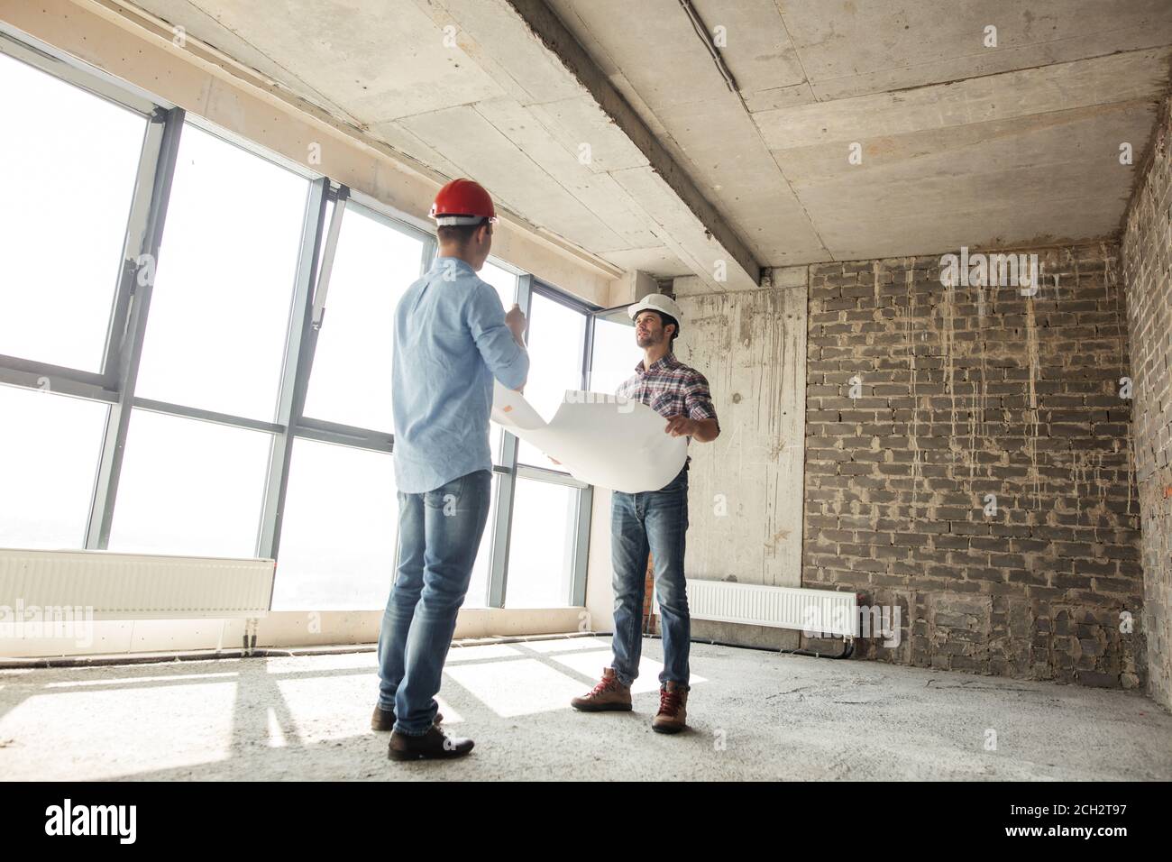 Team builders construction plan hi-res stock photography and images - Alamy