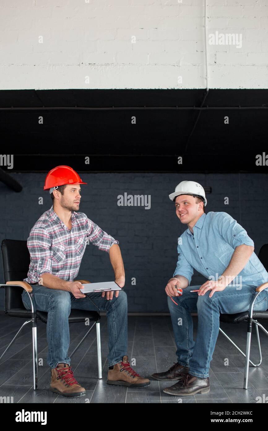 Laughing office serious hi-res stock photography and images - Alamy