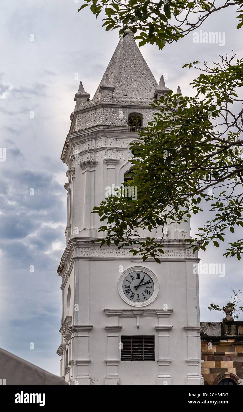 Basilica antigua hi-res stock photography and images - Alamy