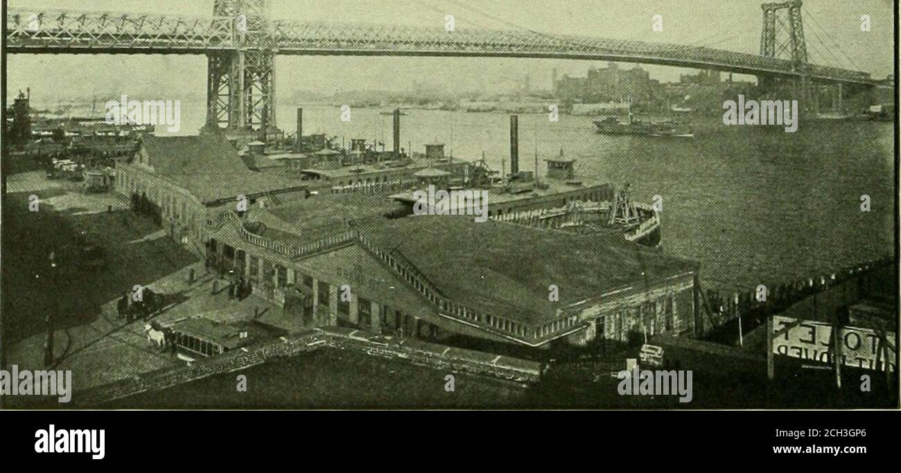 Brooklyn bridge fire work hi-res stock photography and images - Alamy