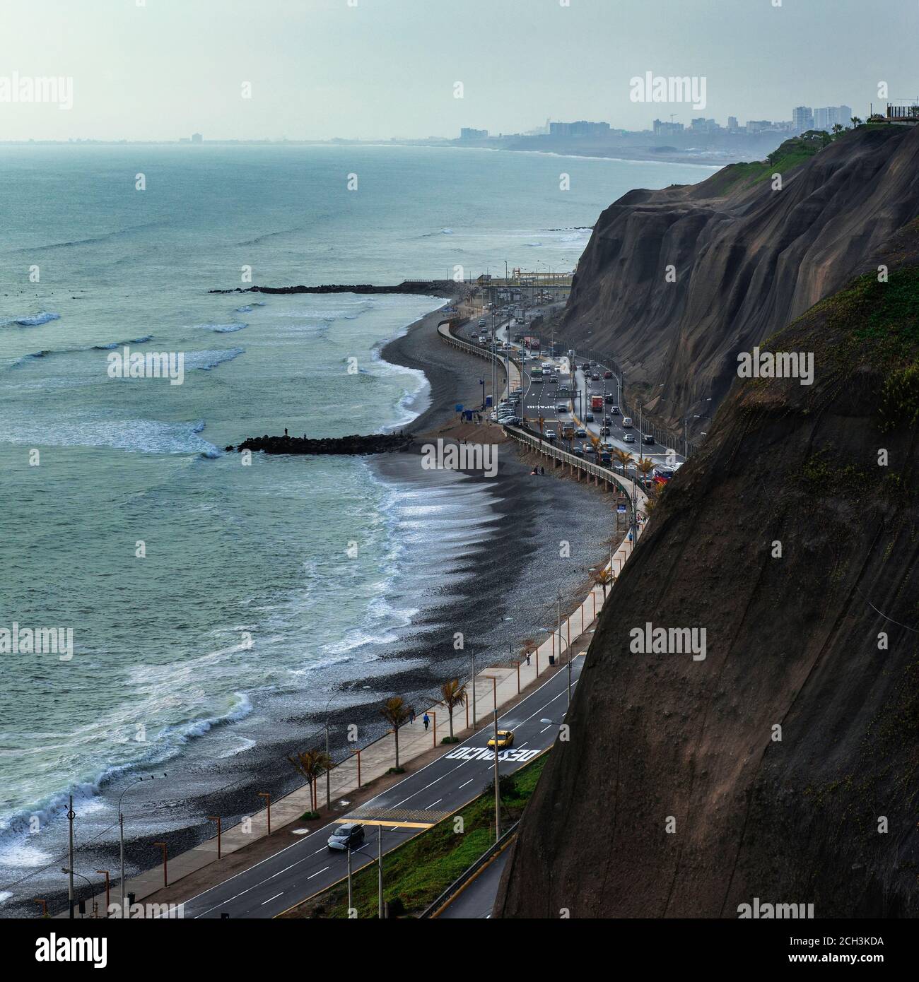 Miraflores and its coastal cliffs bordering the Pacific Ocean, Lima ...