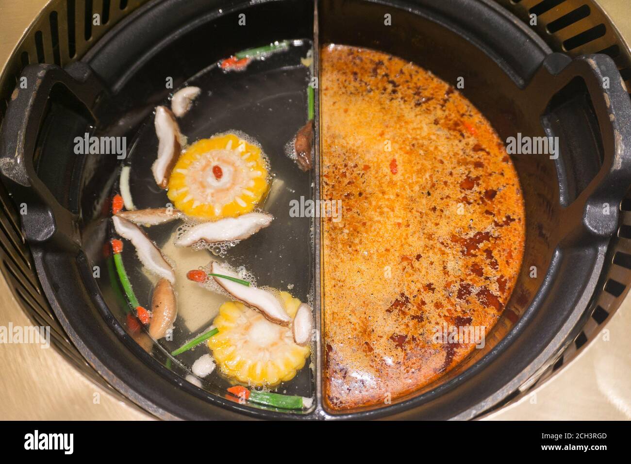 Mandarin duck pot bottom hi-res stock photography and images - Alamy