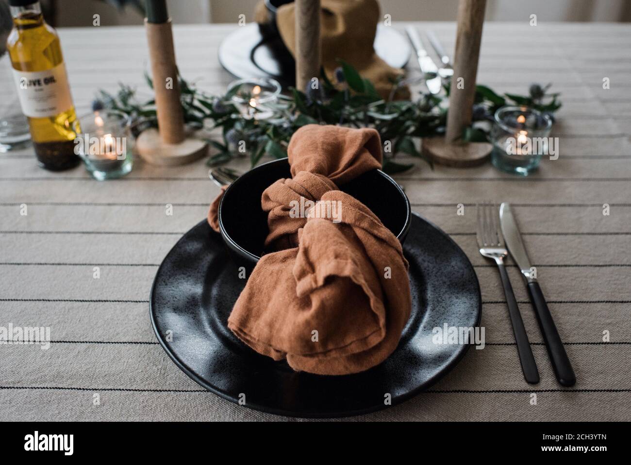 Romantic dinner table hi-res stock photography and images - Alamy