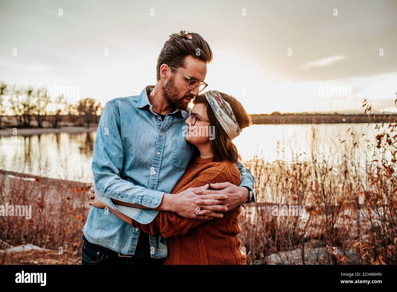 Hip hugging hi-res stock photography and images - Alamy