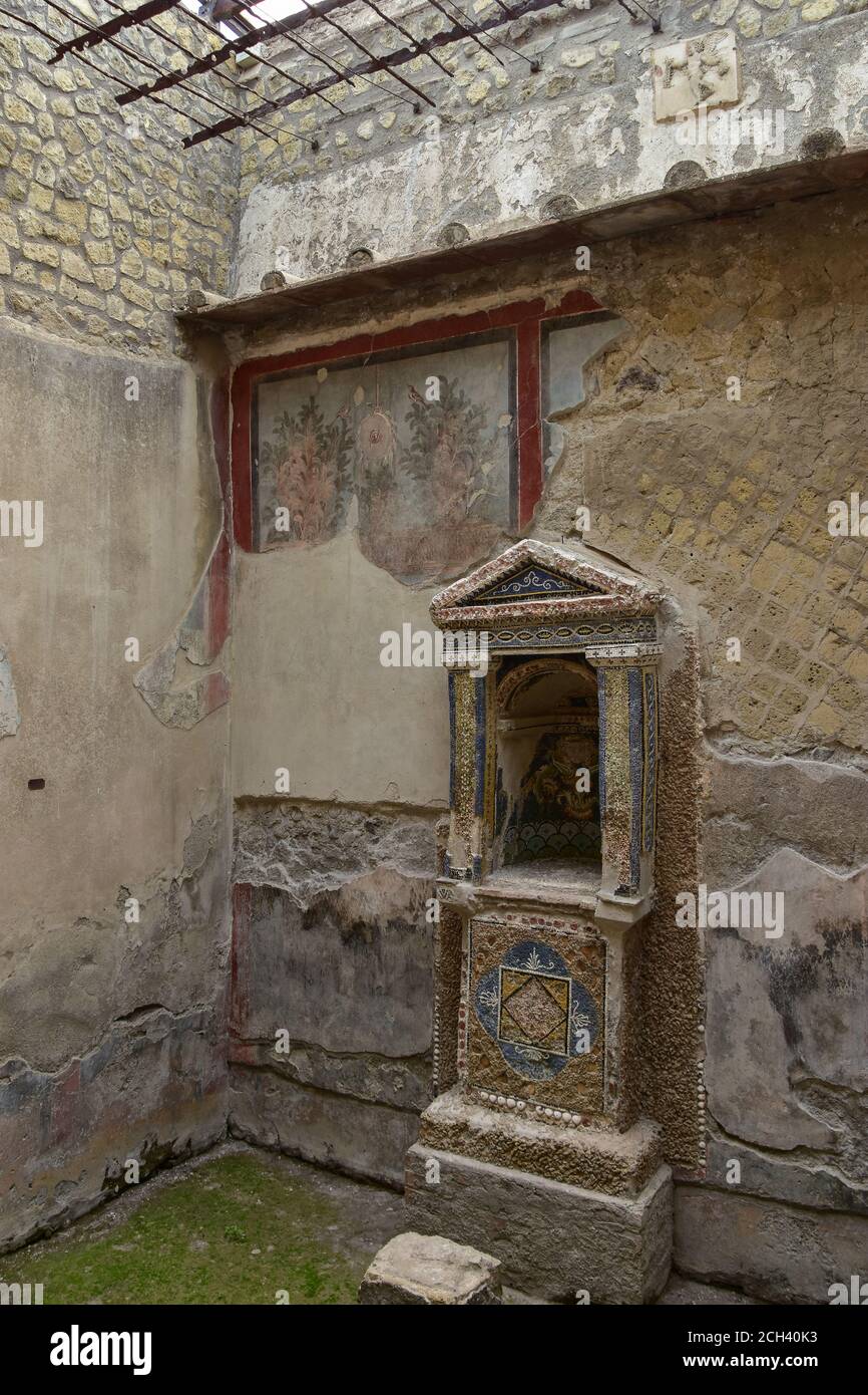 Lararium hi-res stock photography and images - Alamy