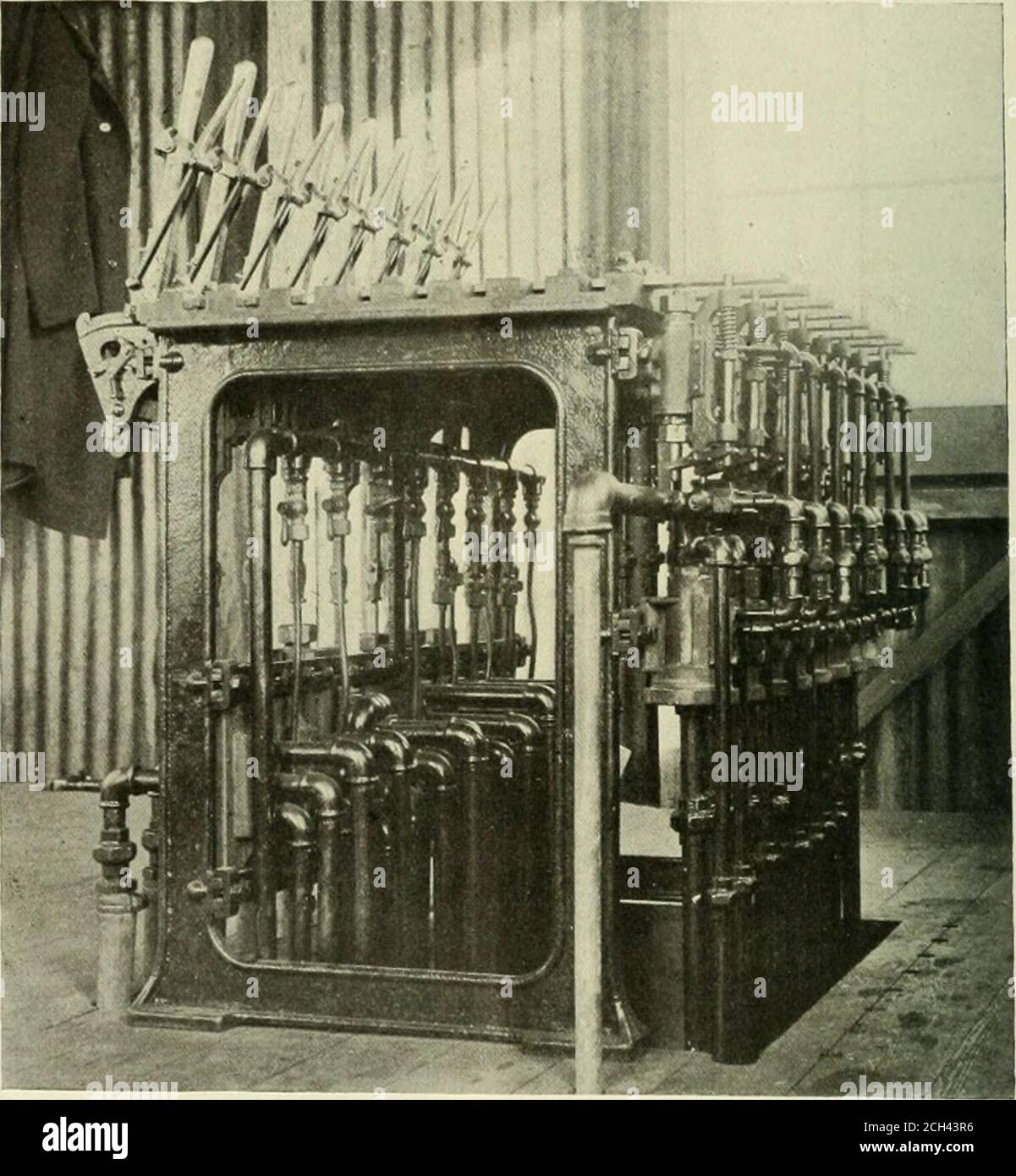 Pneumatic railway signals hi-res stock photography and images - Alamy