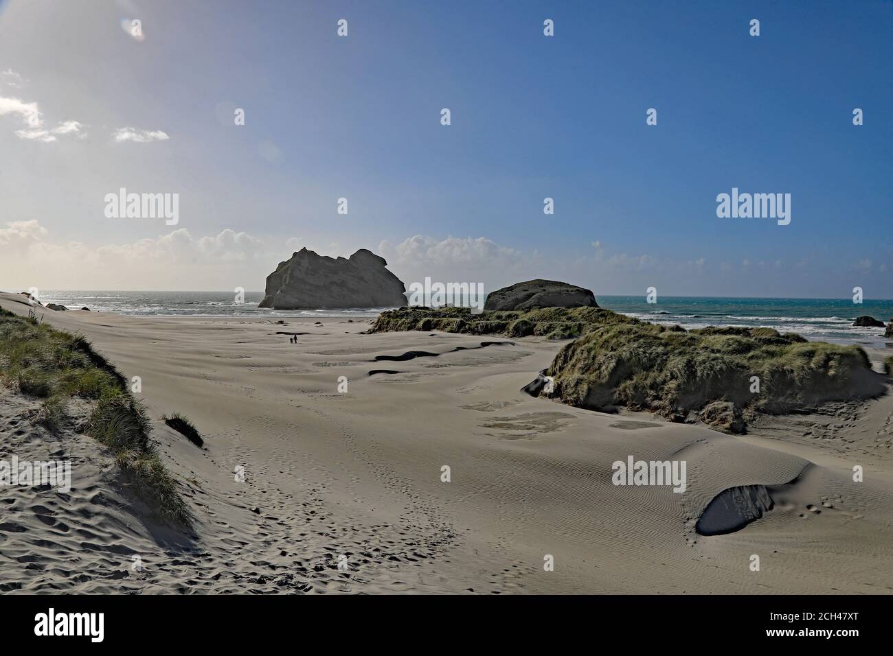 Wharariki beach hi-res stock photography and images - Alamy