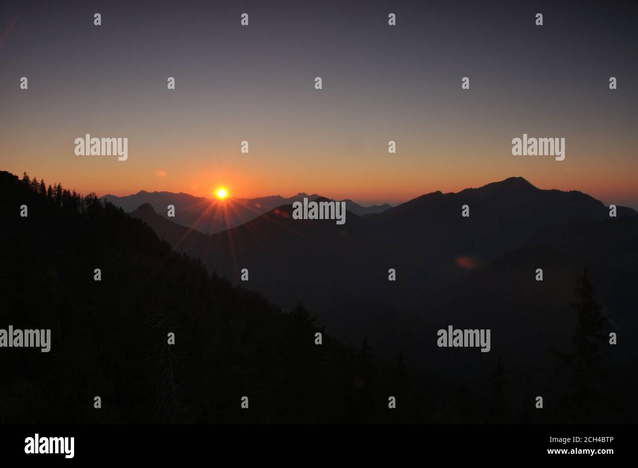 Beautiful sunset in bavarian alps hi-res stock photography and images ...