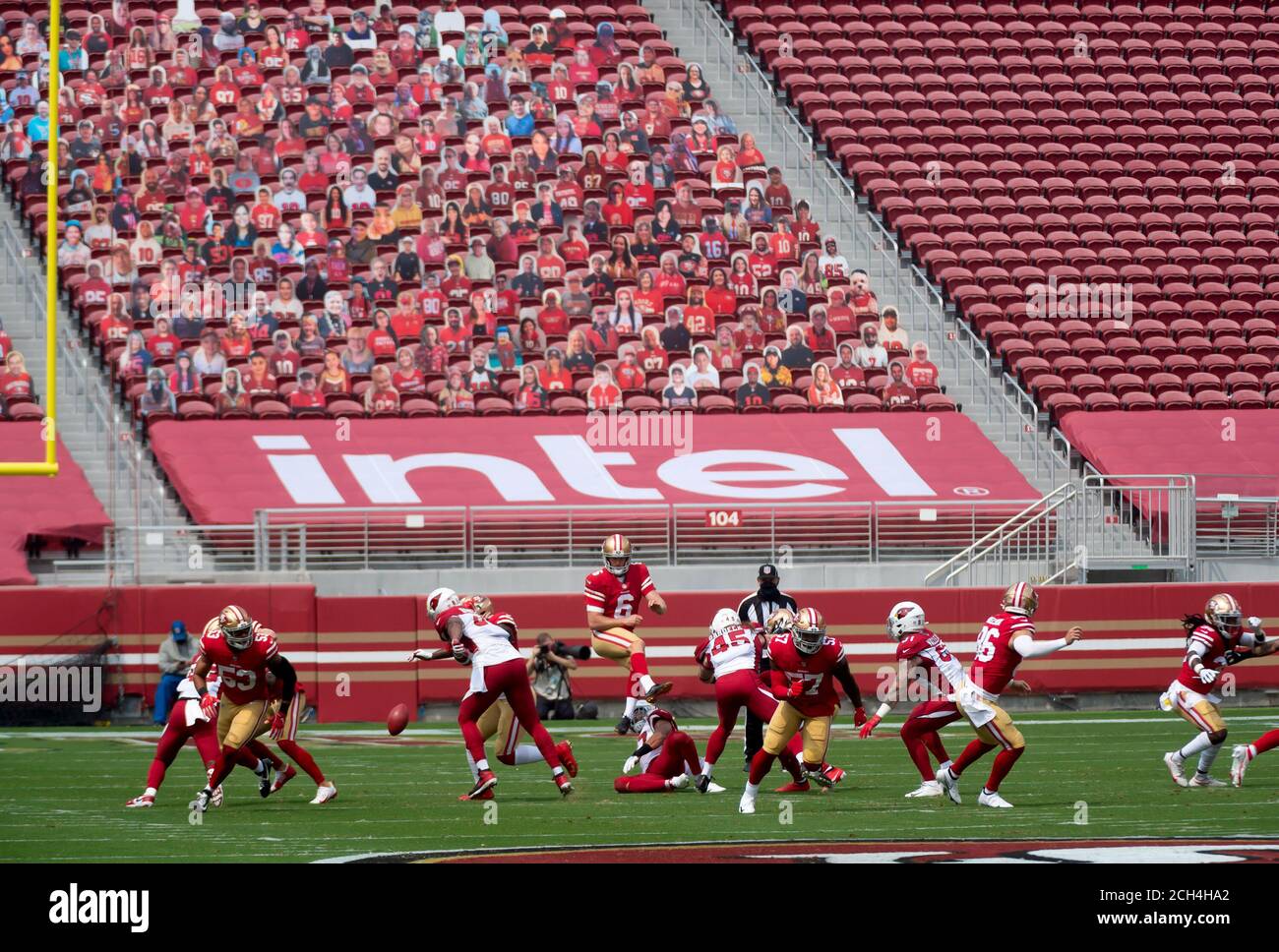 San francisco 49ers punter mitch wishnowsky hi-res stock photography ...