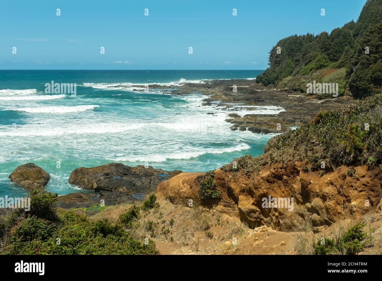 The rocky coastline of the Pacific Ocean at the Neptune Viewpoint near ...