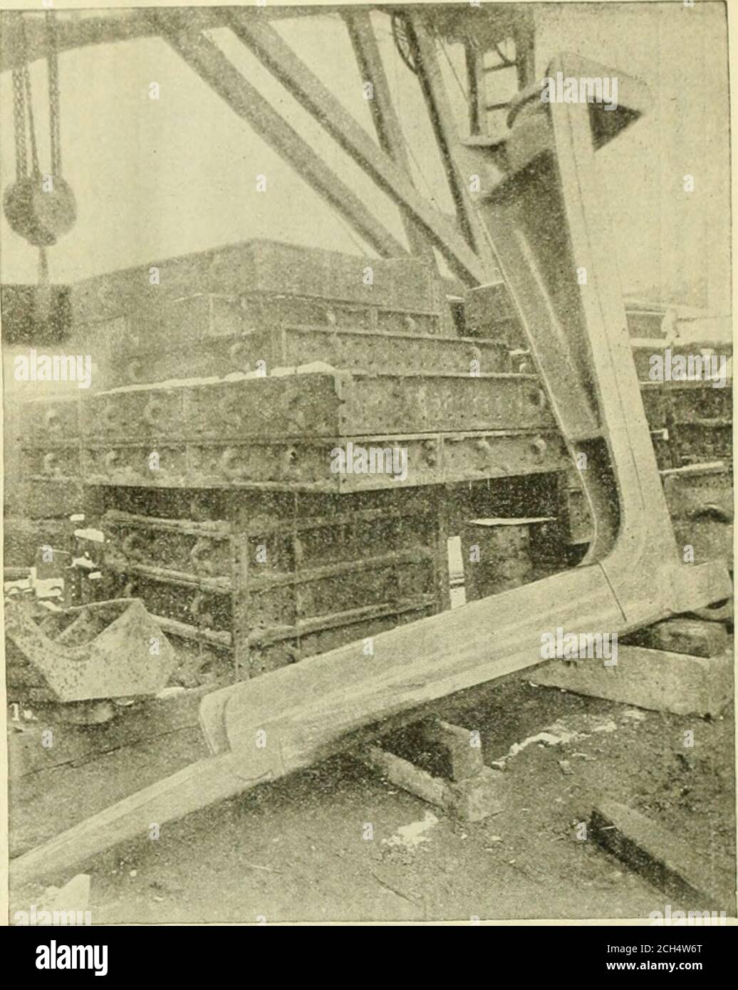 Triple engine speed boat hi-res stock photography and images - Alamy