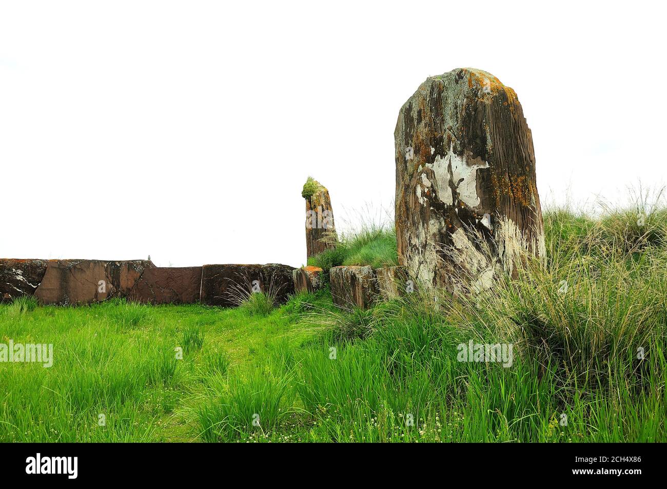 Two monolith stones hi-res stock photography and images - Alamy