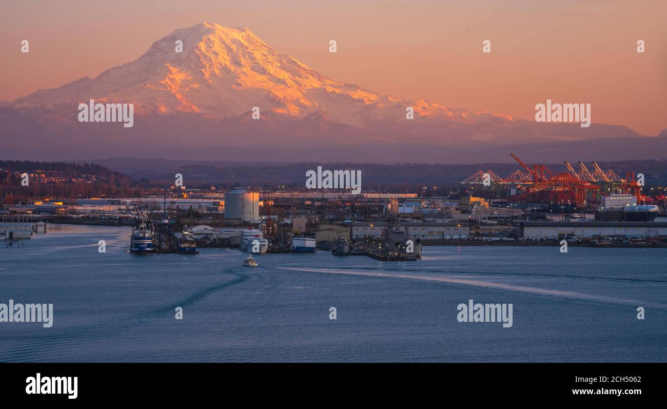 Commencement bay tacoma hi-res stock photography and images - Alamy