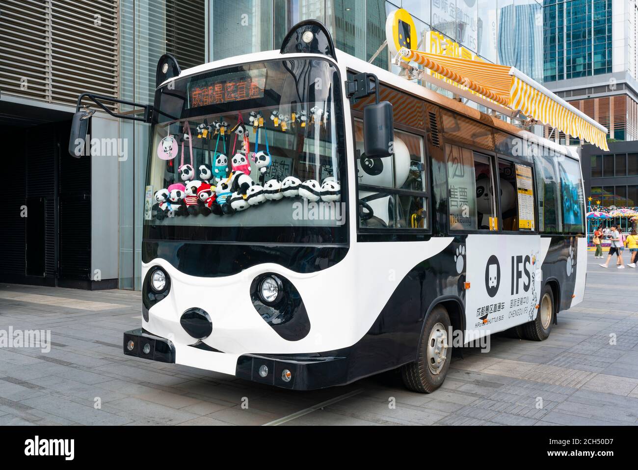 Chengdu tourist shuttle bus hi-res stock photography and images - Alamy