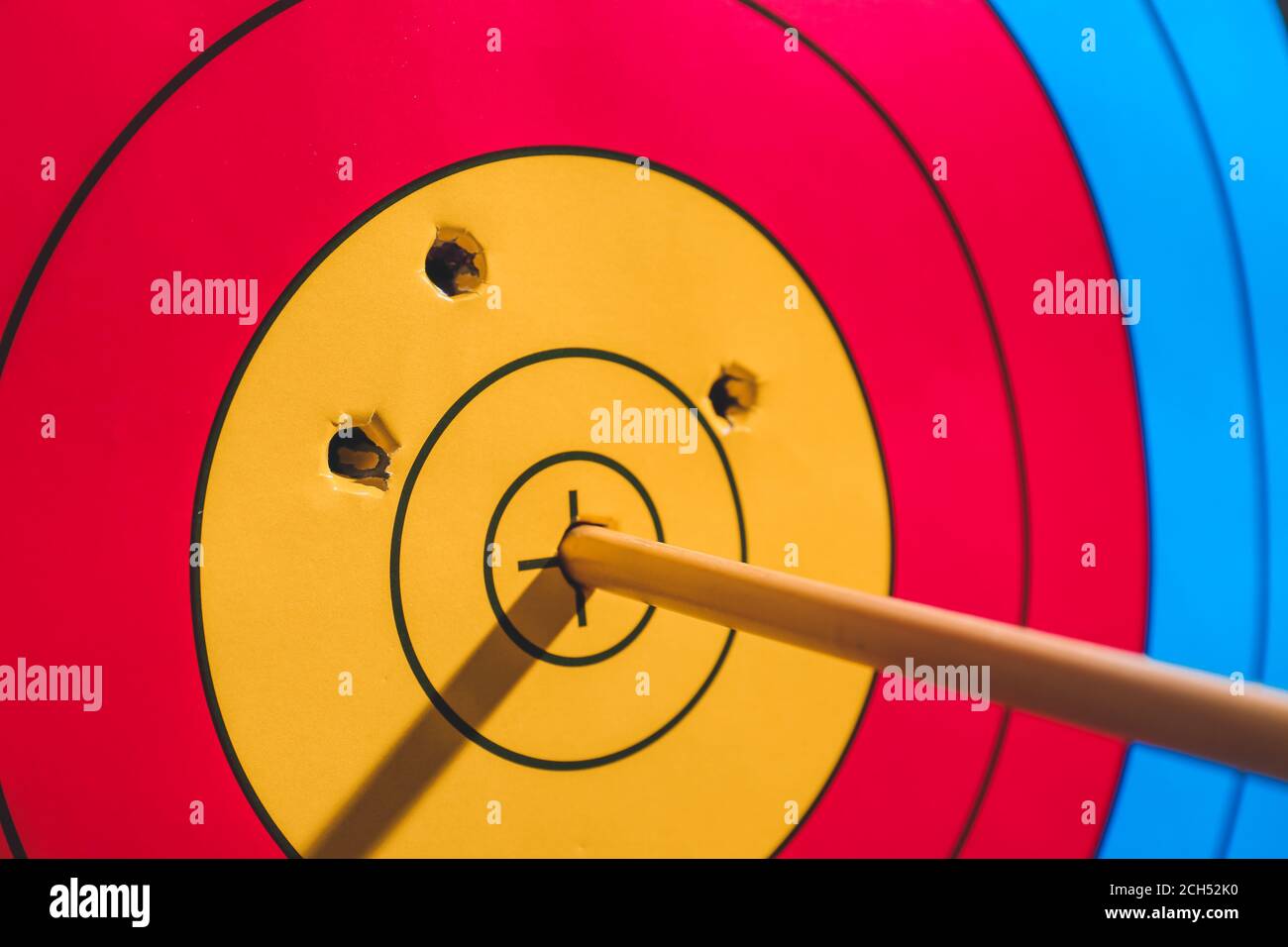 Target for archery with arrow Stock Photo - Alamy