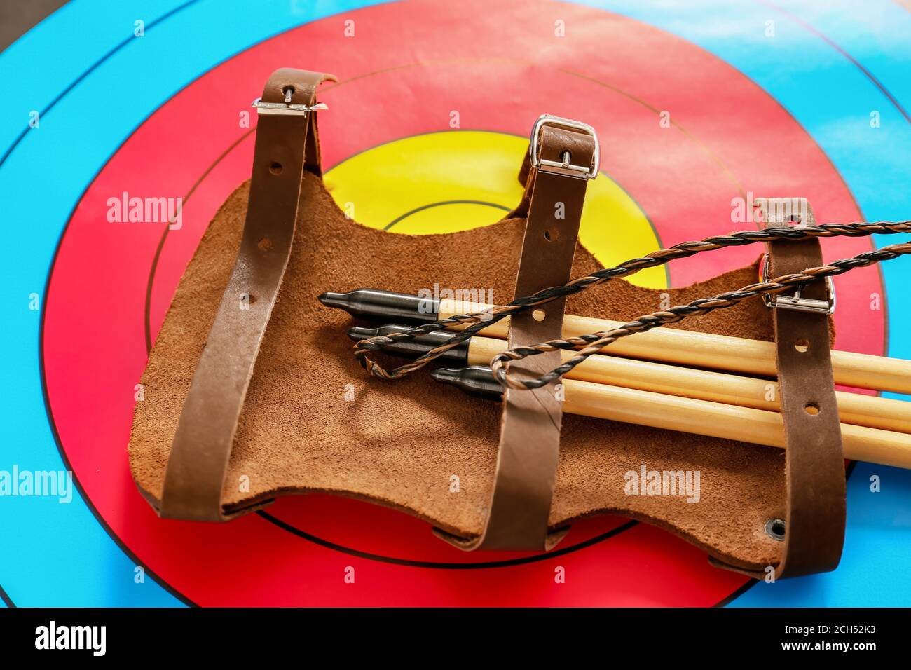 Hunting gear arrow hi-res stock photography and images - Alamy