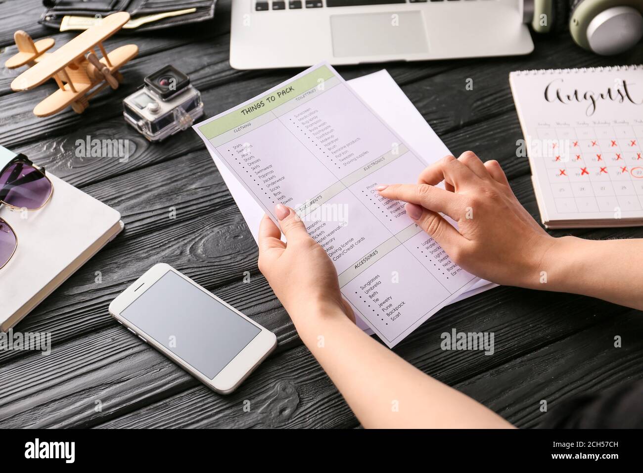 Check list things to do hi-res stock photography and images - Alamy
