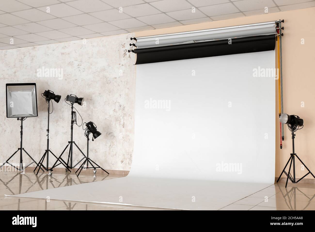 Interior of modern photo studio Stock Photo - Alamy