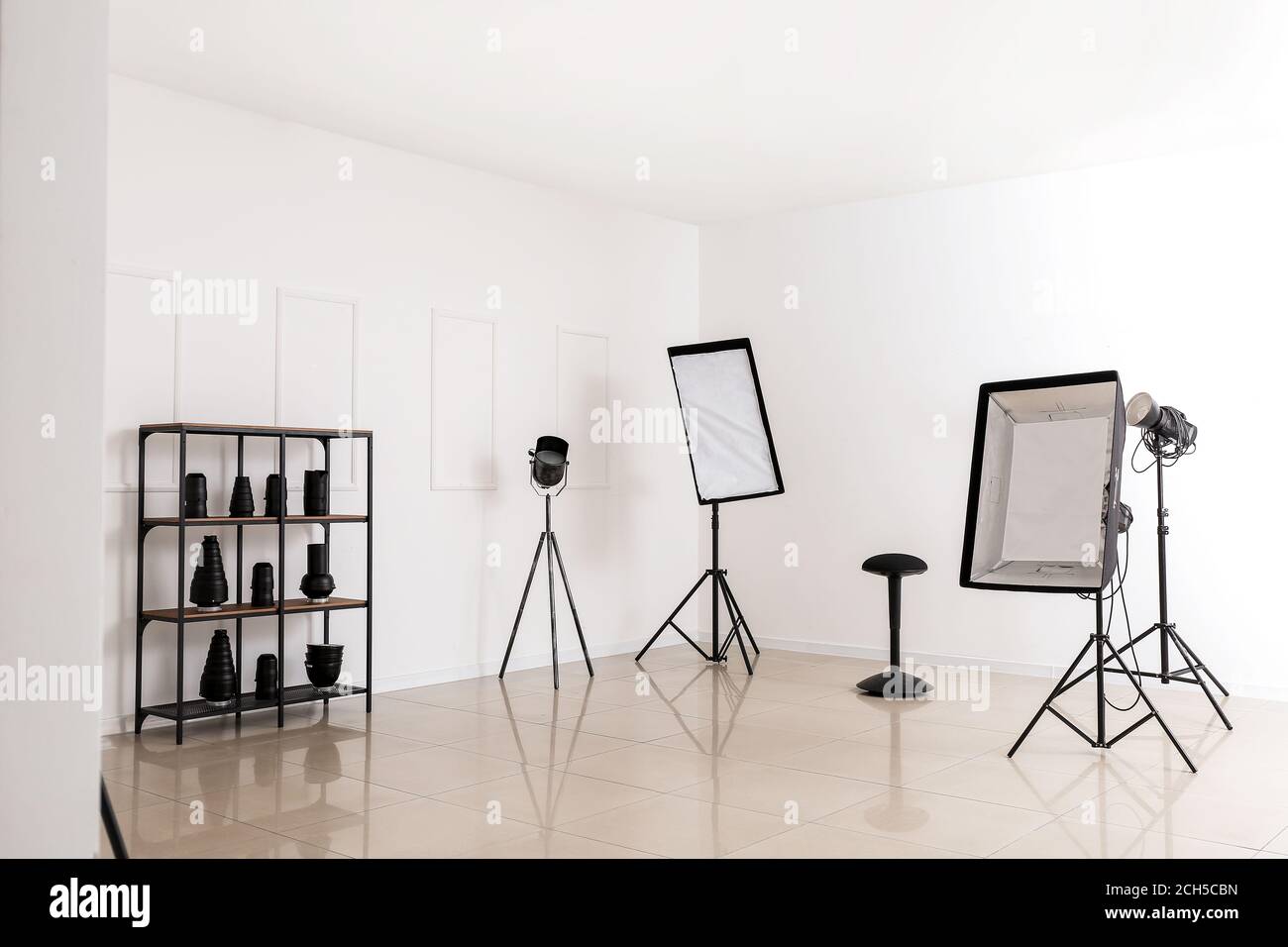 Interior of modern photo studio Stock Photo - Alamy