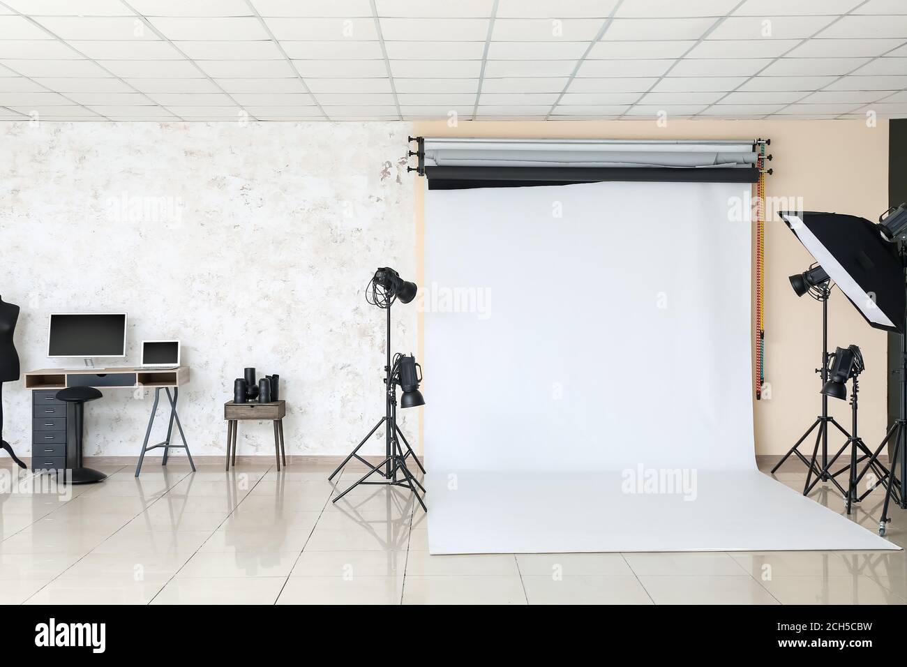 Interior of modern photo studio Stock Photo - Alamy