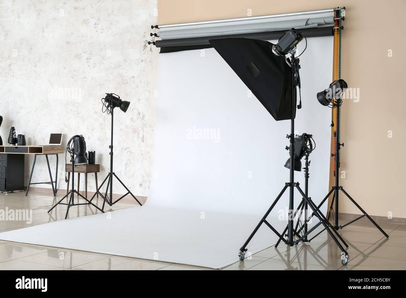 Interior of modern photo studio Stock Photo - Alamy